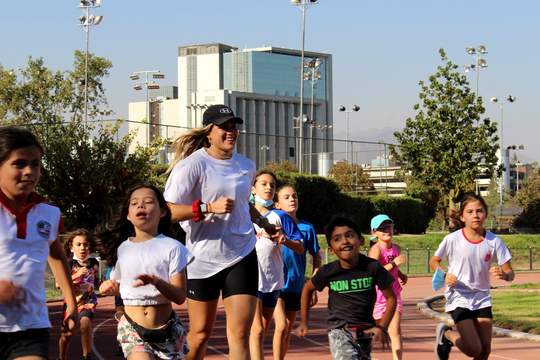 La atleta Ina Montt impartió clínica deportiva para niños con diabetes ...