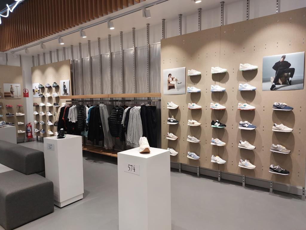 New Balance abrió su nueva tienda en Mall Plaza Norte - Runchile.cl
