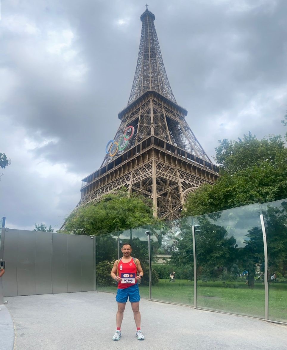Chilenos vibraron en el «Marathon pour Tous” de París 2024 - Runchile.cl