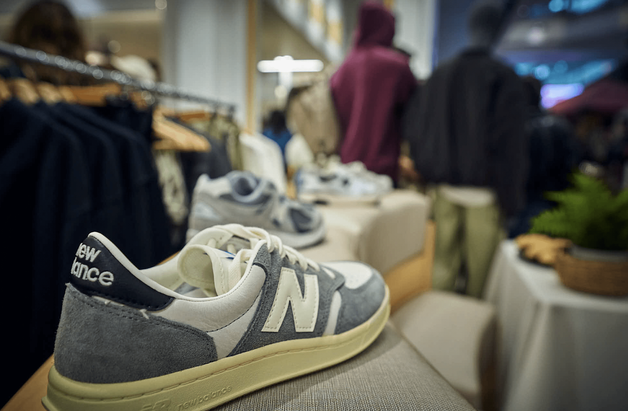 New Balance inaugura su primera tienda Urban Community Concept en Chile ...
