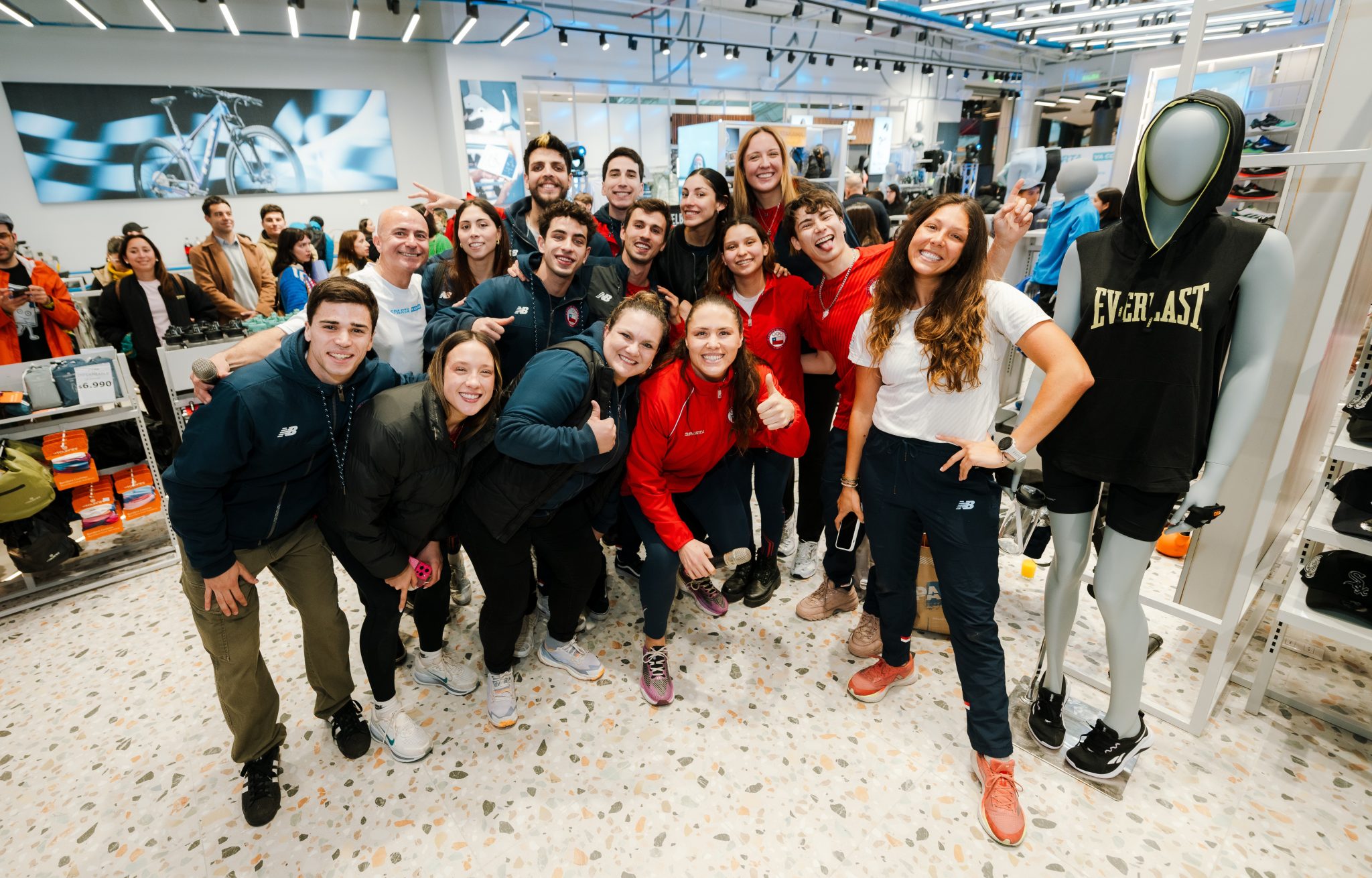 SPARTA inaugura su primera flagship store en Chile: Una experiencia ...
